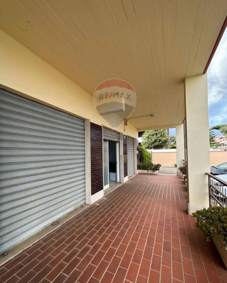 Negozio in vendita a Anzio