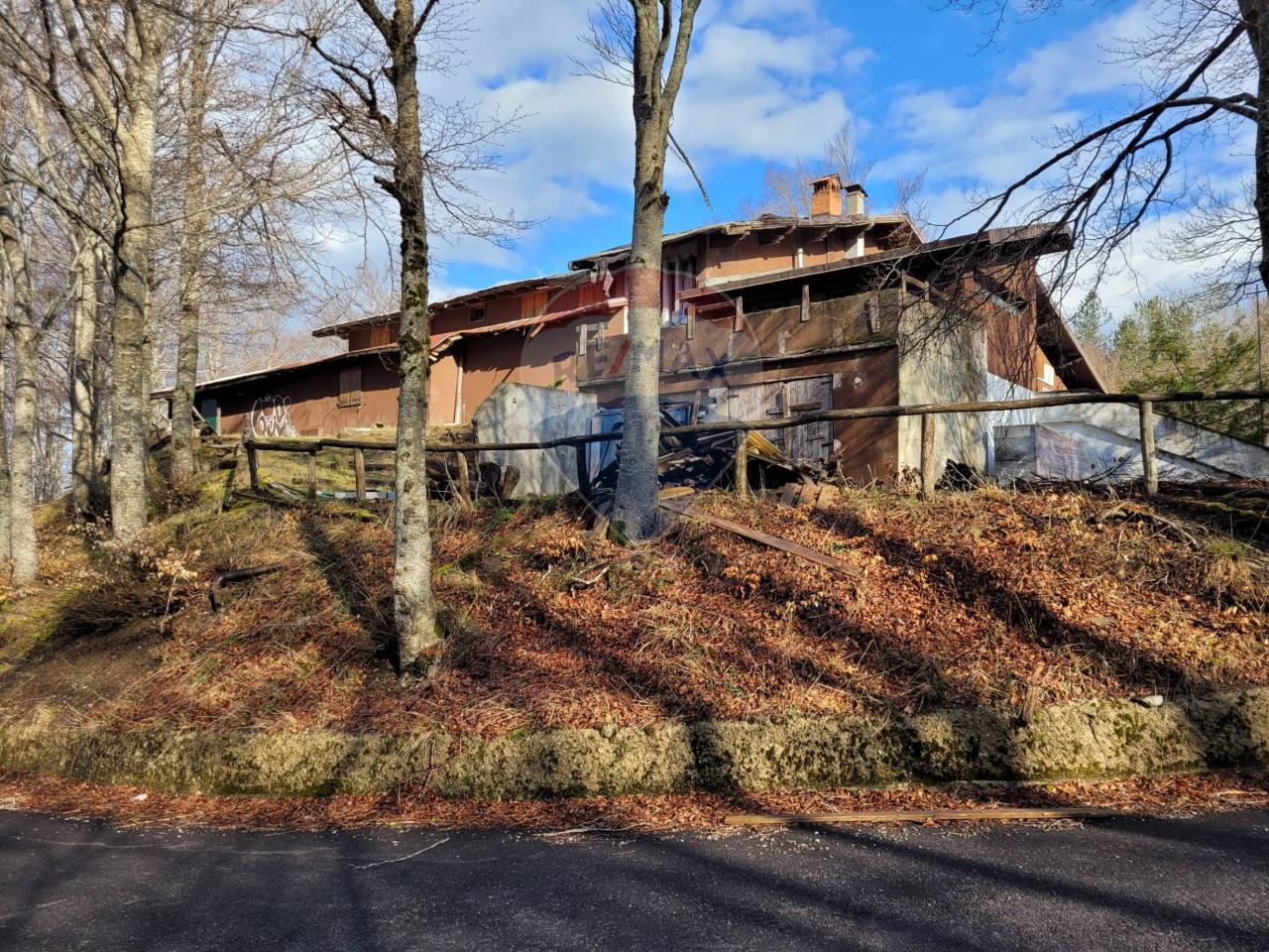 Albergo in vendita a San Marcello Piteglio