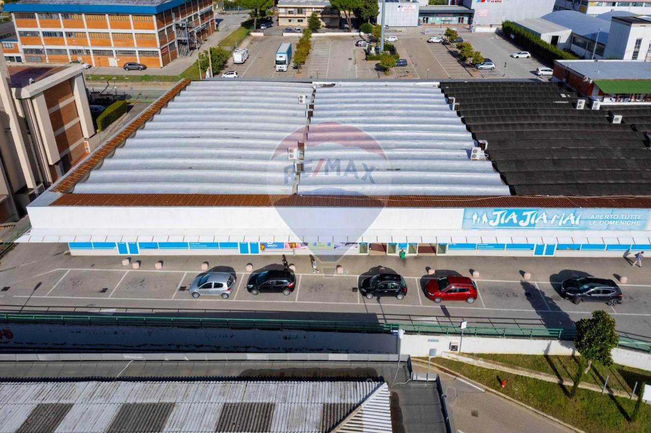 Negozio in vendita a Calenzano