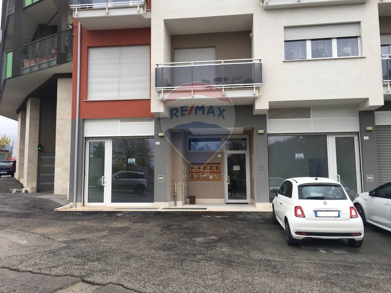 Negozio in affitto a L'Aquila