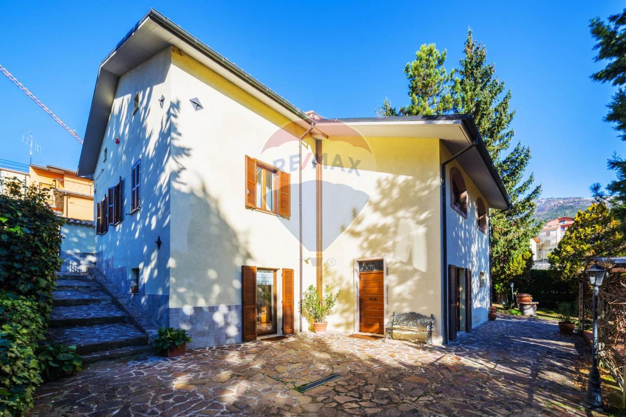 Villa in S.S. 80 Arischia 27, L'Aquila