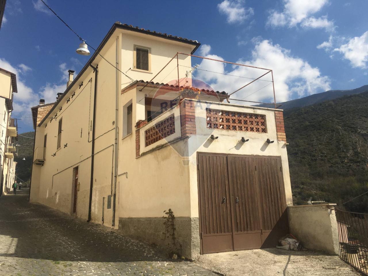 Casa indipendente in vendita a Ofena