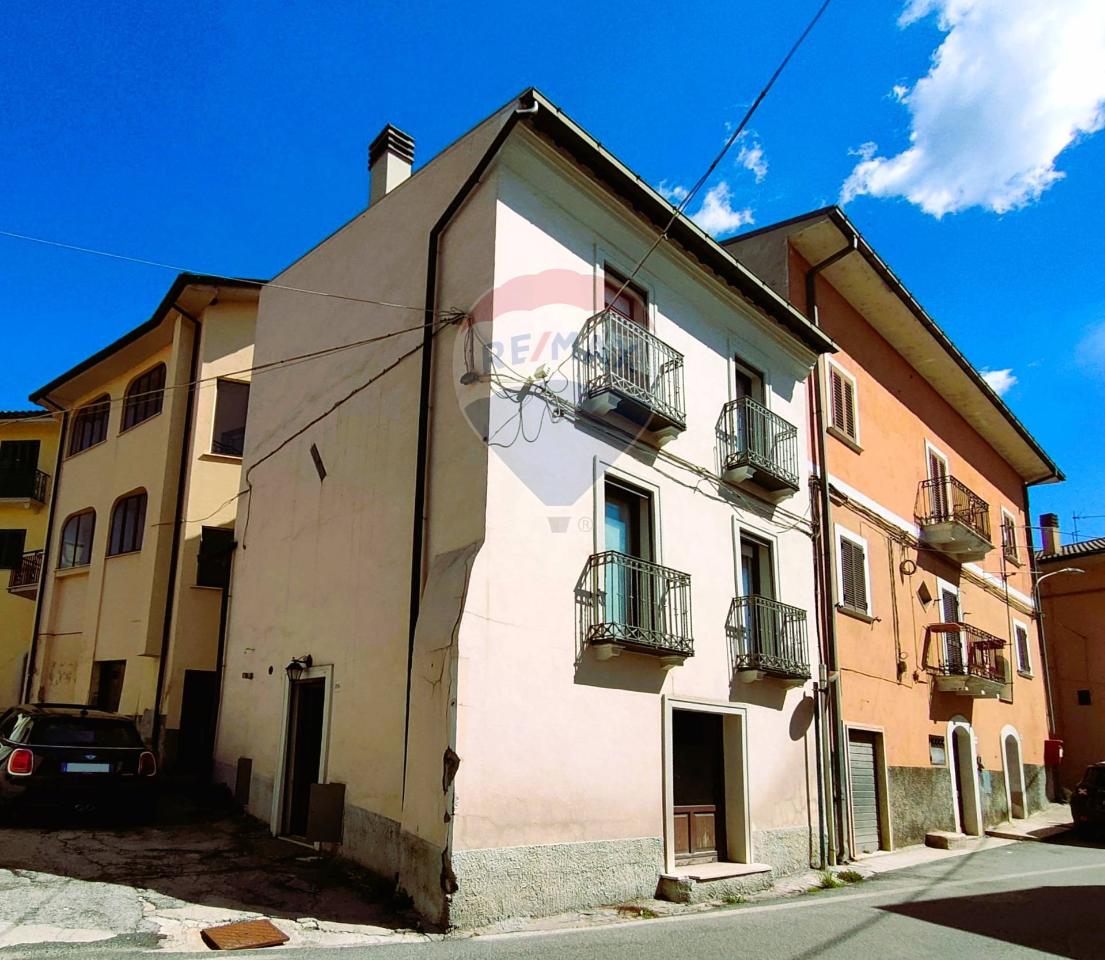 Casa indipendente in vendita a Pizzoli