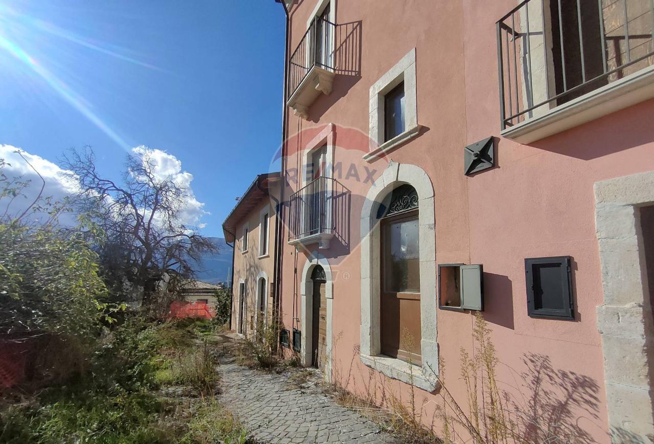 Casa indipendente in vendita a Poggio Picenze