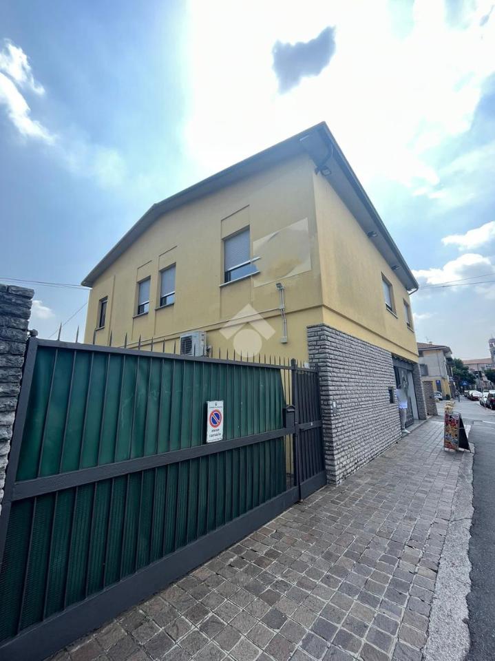 Negozio in vendita a Urgnano