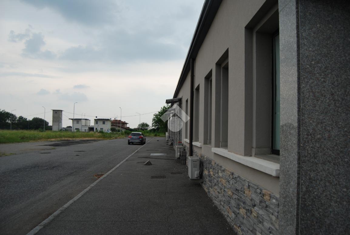 Capannone in affitto a Palosco