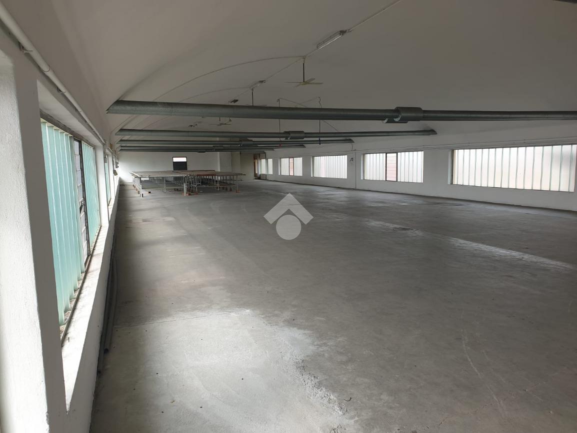 Capannone in affitto a Urgnano