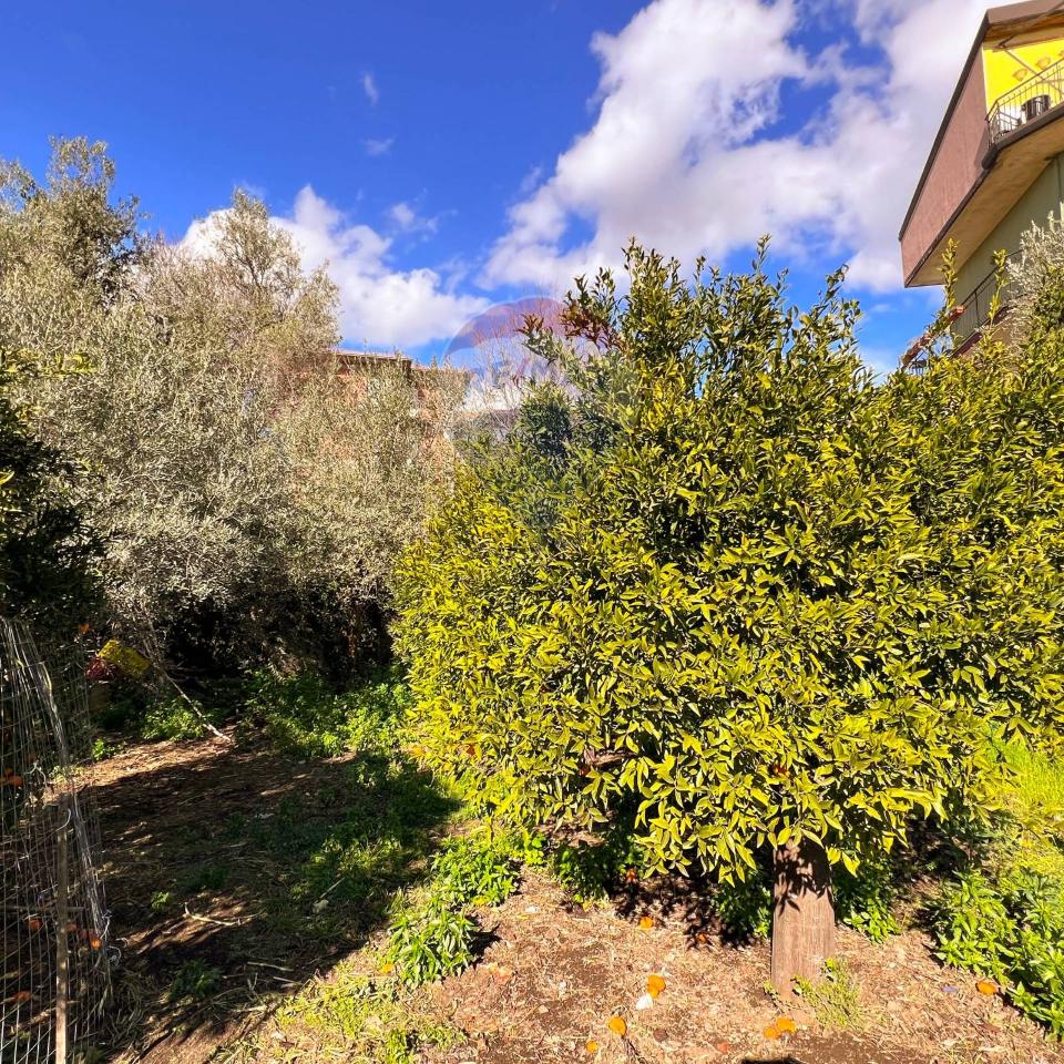 Terreno edificabile in vendita a Gravina Di Catania
