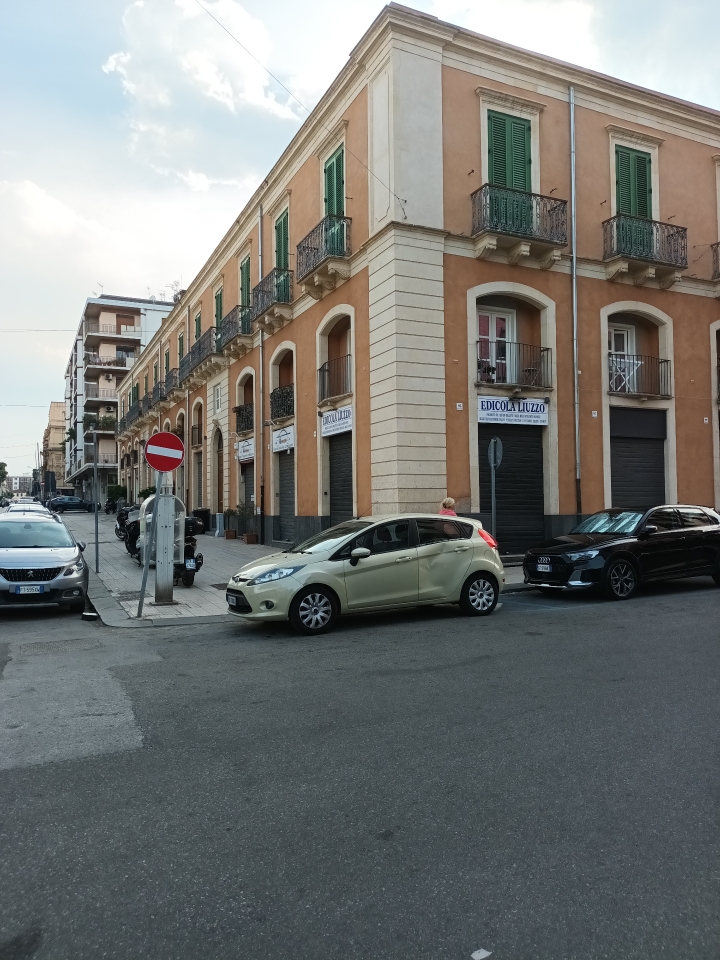 Negozio in affitto a Messina