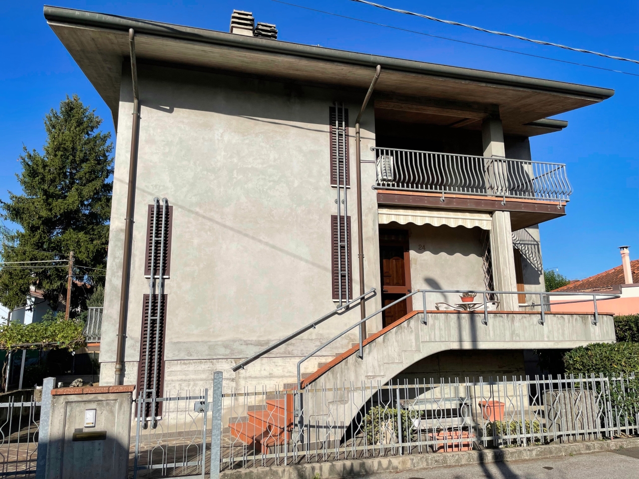 Casa indipendente in vendita a Cesena