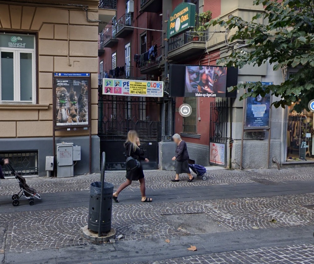 Negozio in affitto a Napoli