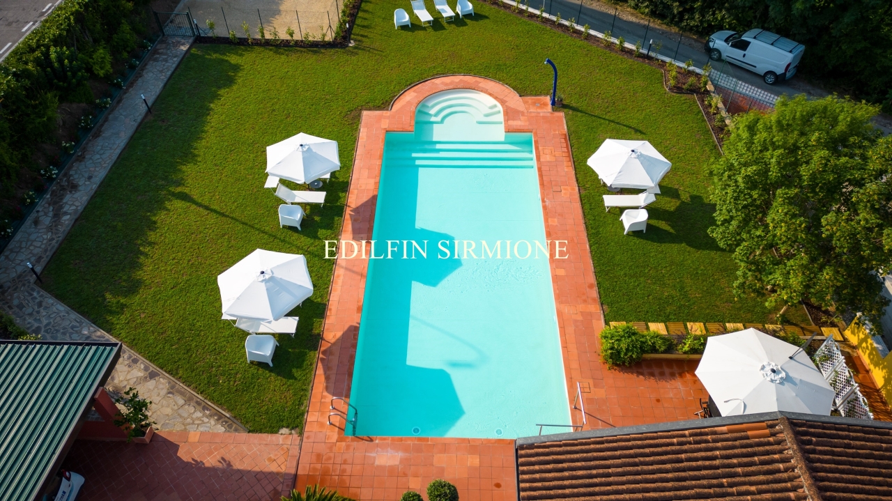 Villa in vendita a Peschiera Del Garda