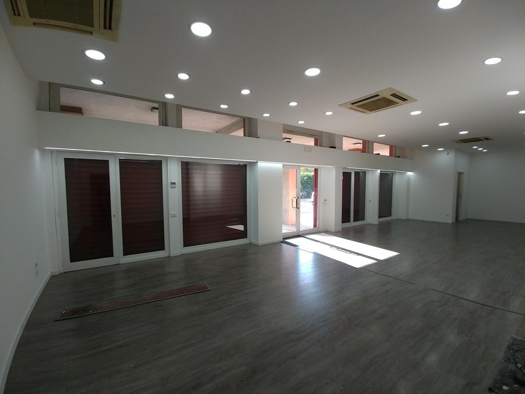 Negozio in vendita a Milano