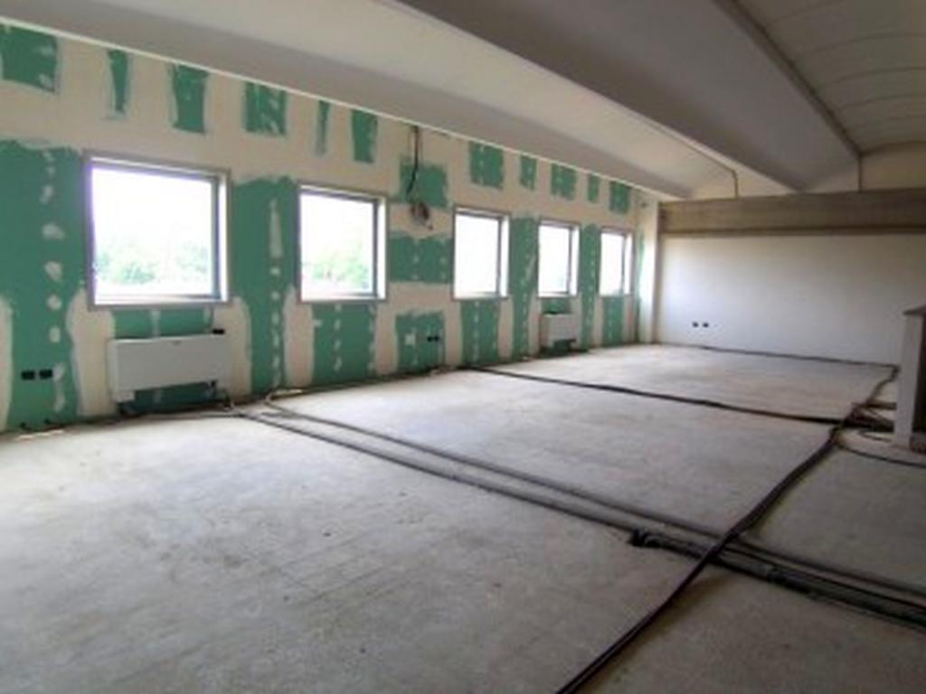 Capannone in vendita a Arese