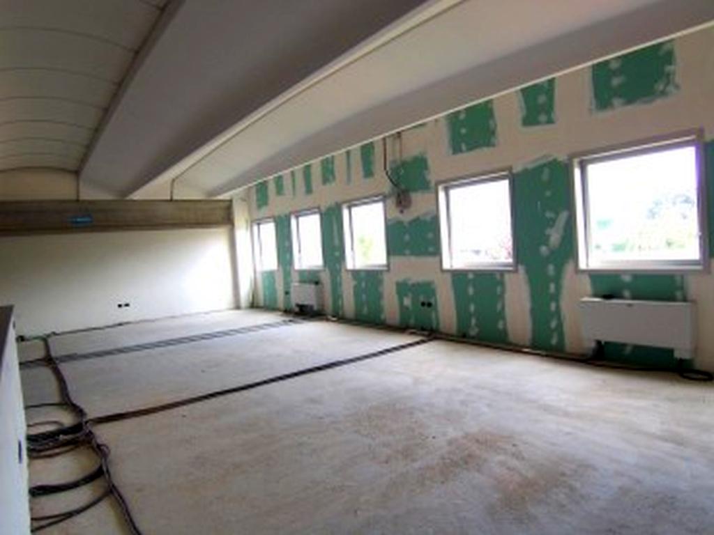 Capannone in vendita a Arese