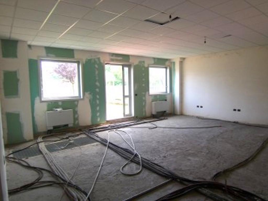 Capannone in vendita a Arese