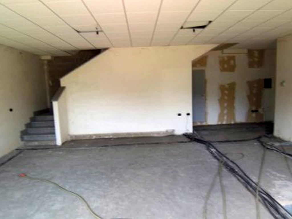 Capannone in vendita a Arese