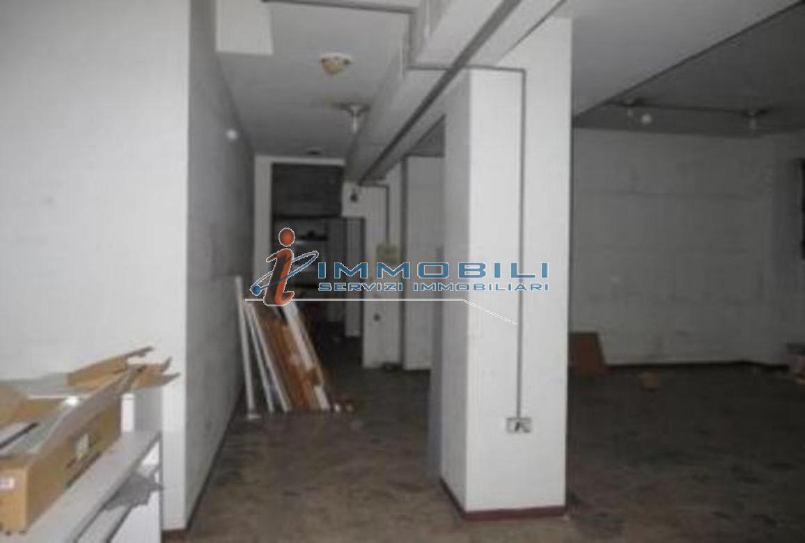 Capannone in vendita a Milano