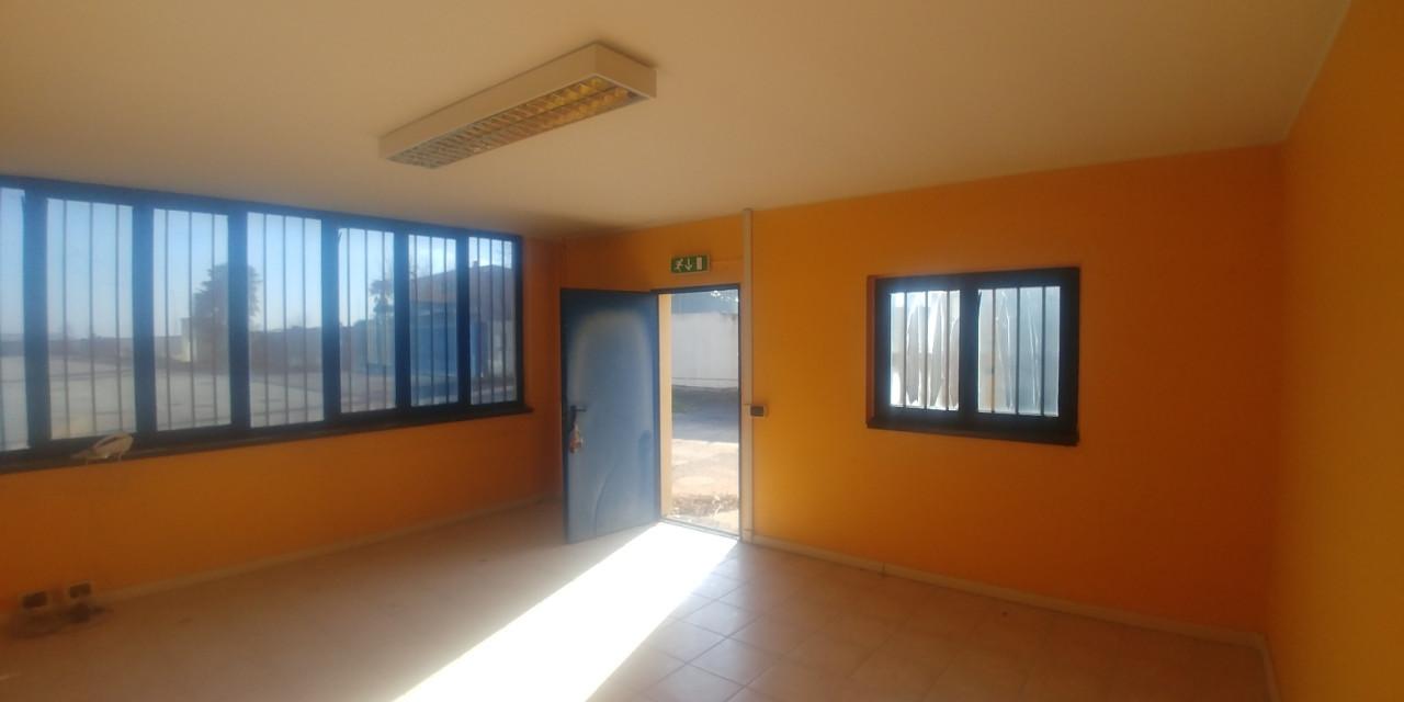 Magazzino in affitto a Dresano