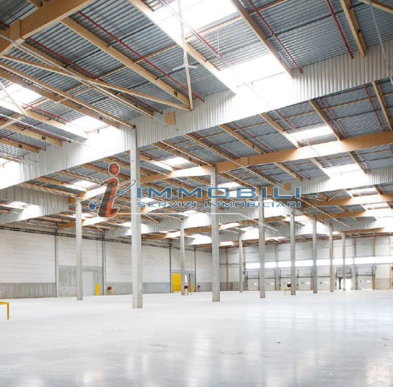 Magazzino in affitto a Novate Milanese