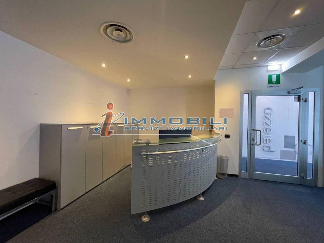 Ufficio in affitto a Rozzano