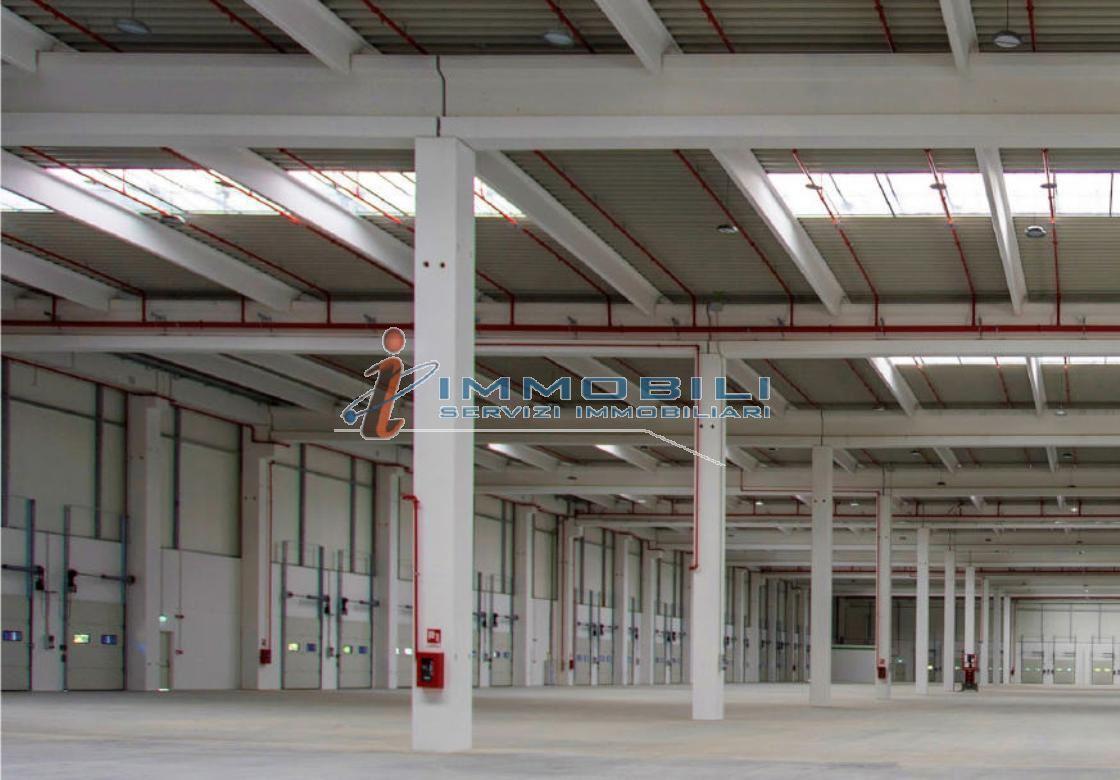 Magazzino in affitto a Broni