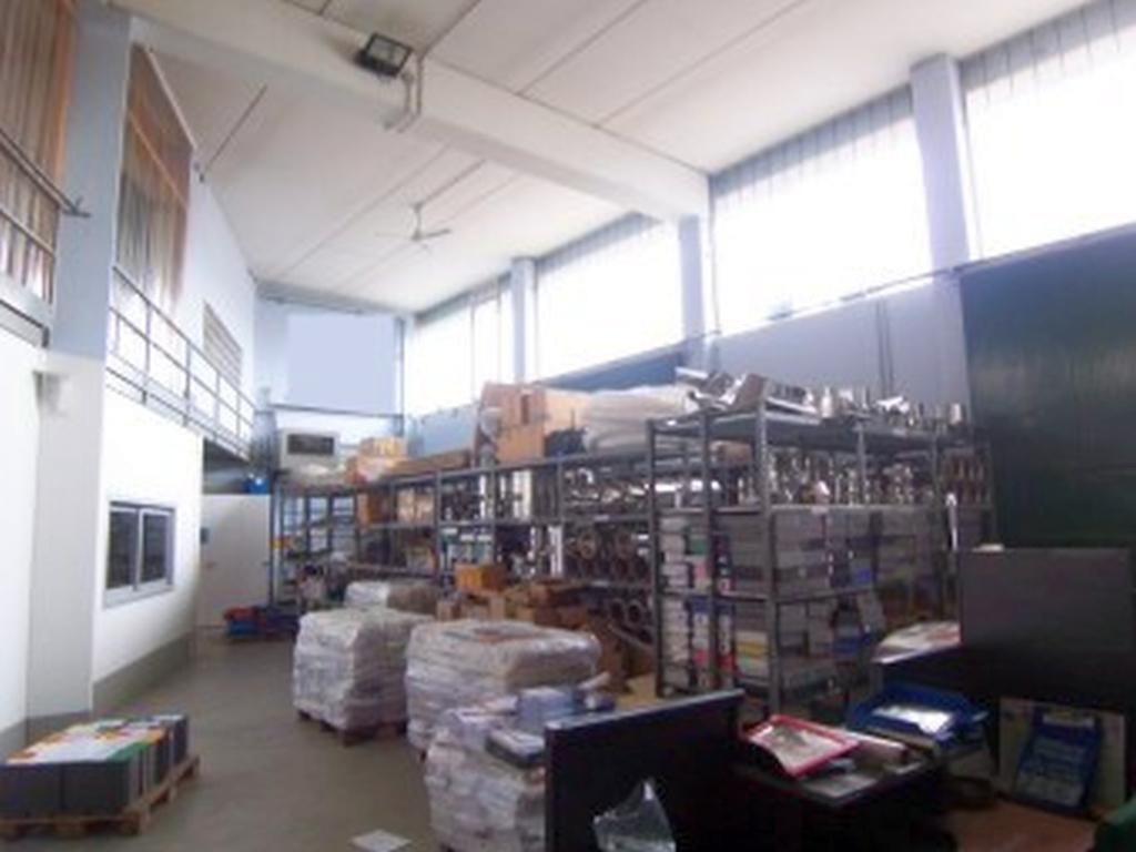 Capannone in vendita a Settala