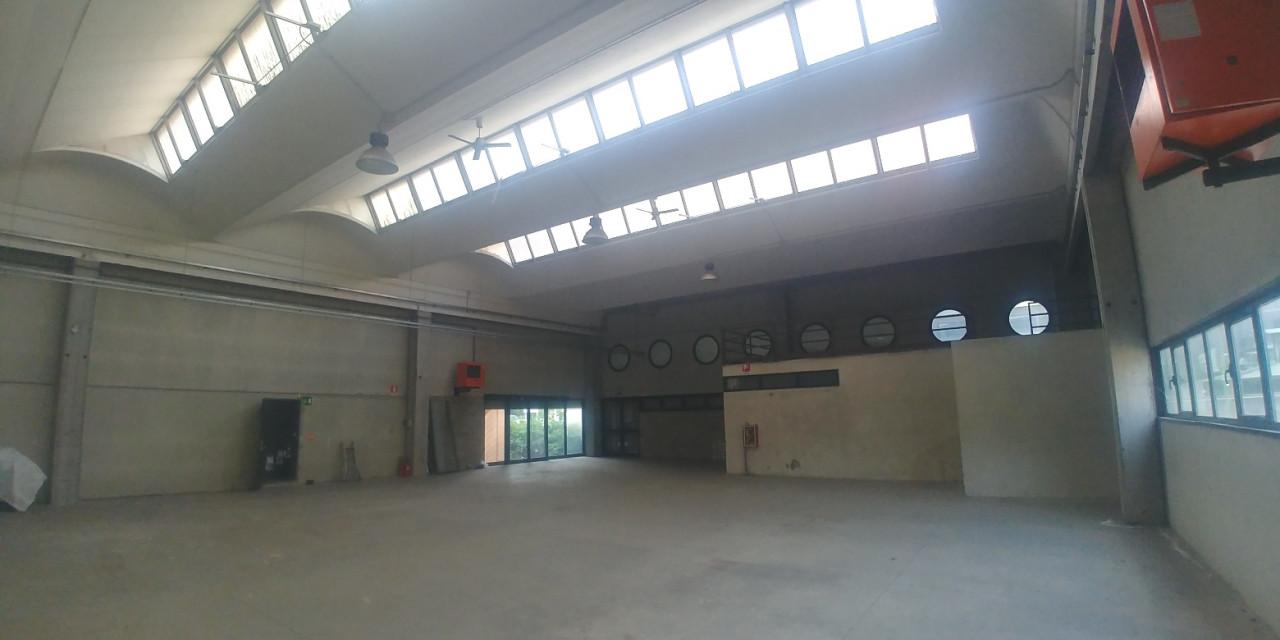 Capannone in affitto a Cernusco Sul Naviglio