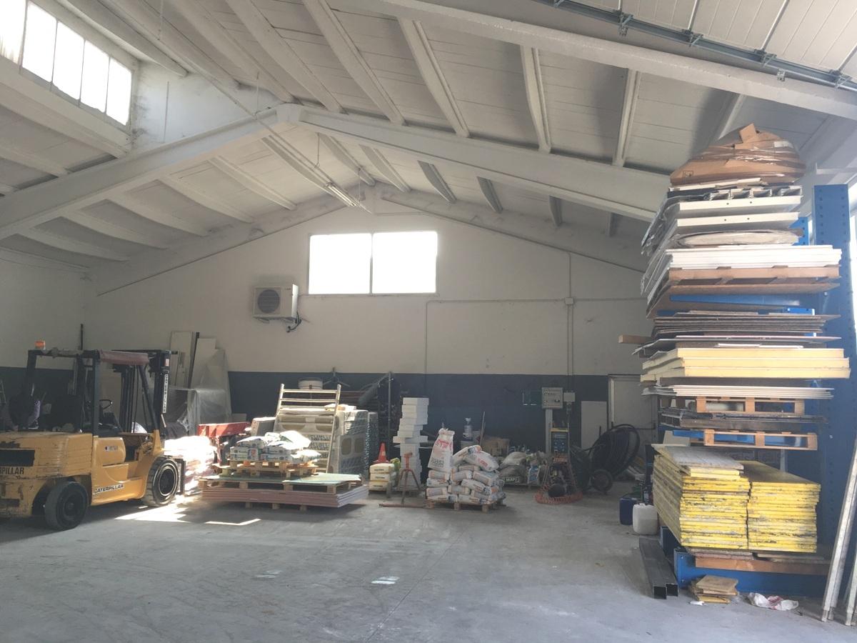 Magazzino in vendita a San Giuliano Milanese