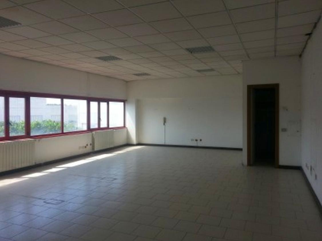 Magazzino in affitto a Trezzano Rosa Foto-11