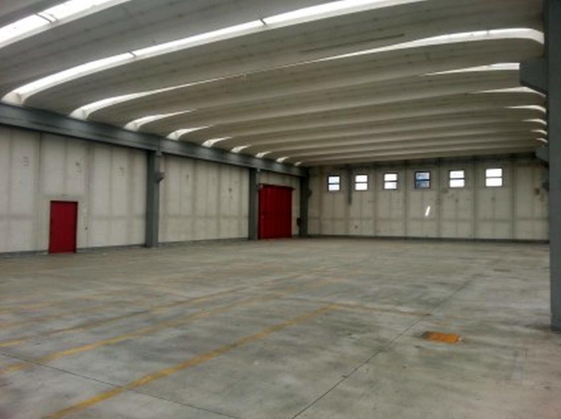 Magazzino in affitto a Trezzano Rosa Foto-2