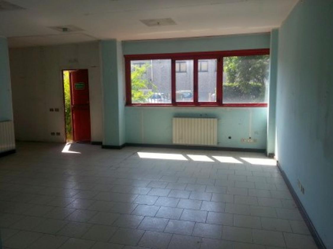 Magazzino in affitto a Trezzano Rosa Foto-10