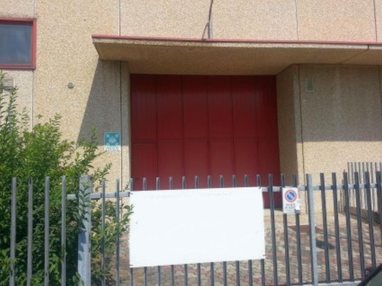 Magazzino in affitto a Trezzano Rosa Foto-12