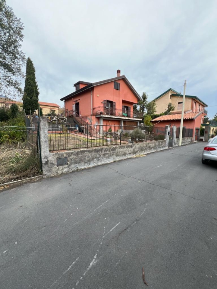 Villa unifamiliare in vendita a Pedara