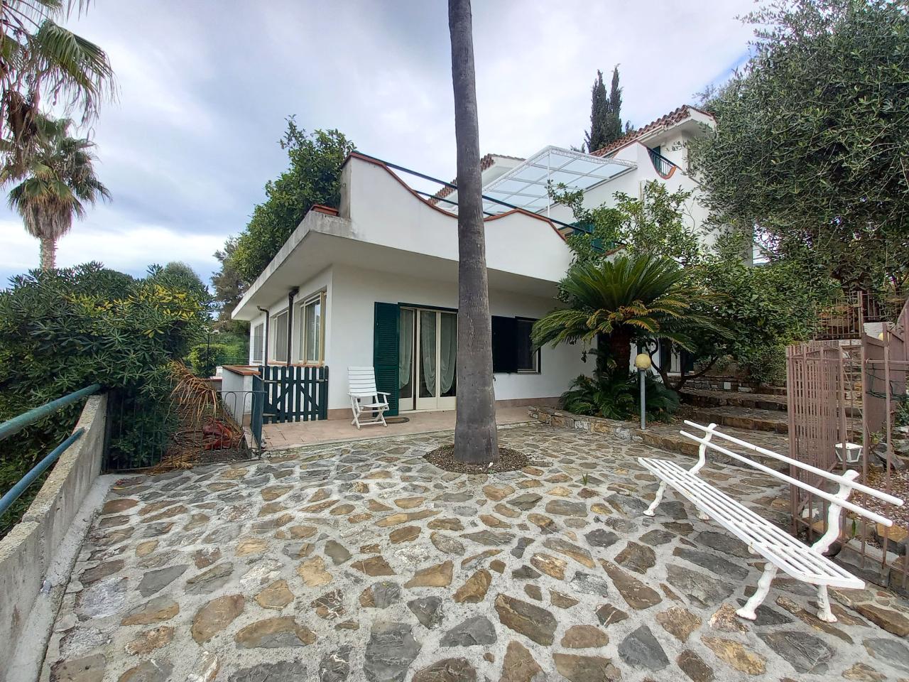 Appartamento in villa in vendita a Sanremo