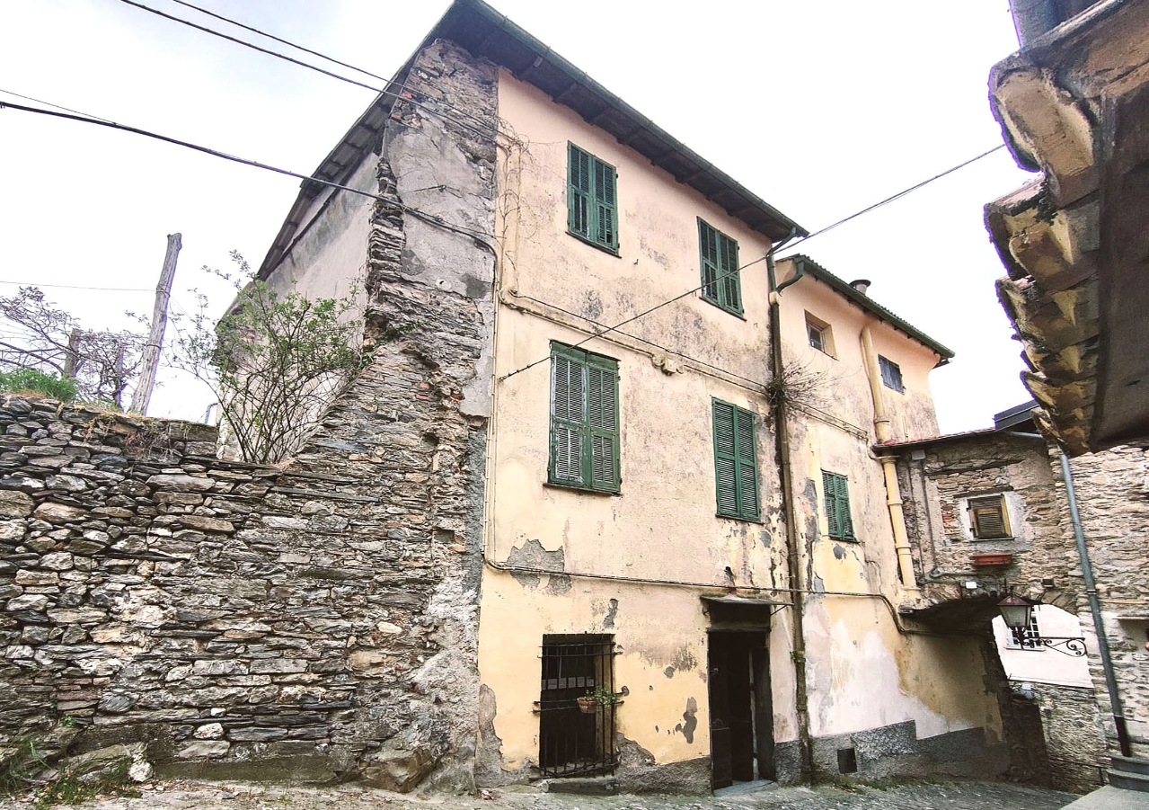 Terratetto plurifamiliare in vendita a Triora