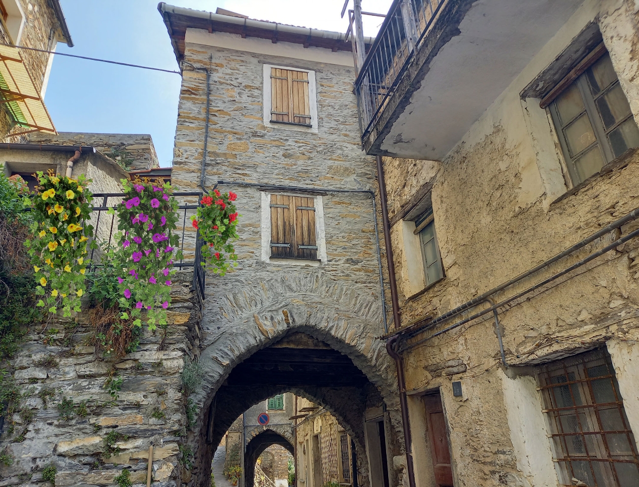 Torre in vendita a Rezzo