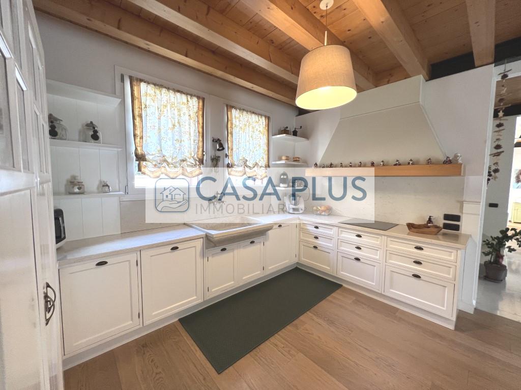 Villa in vendita a Bassano Del Grappa