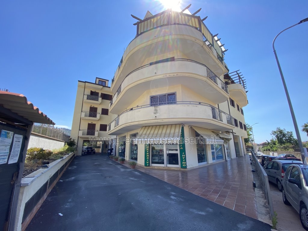 Garage - Posto auto in vendita a Caserta