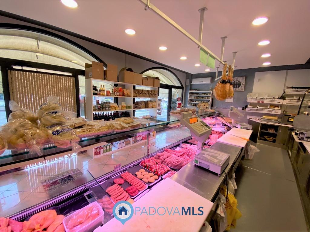 Esercizio commerciale in vendita a Cartura