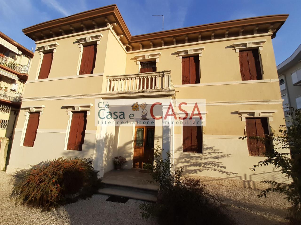 Villa in vendita a Selvazzano Dentro