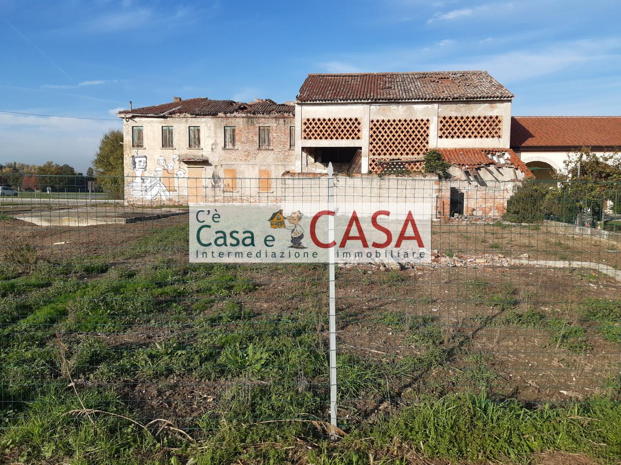 Casale in vendita a Selvazzano Dentro
