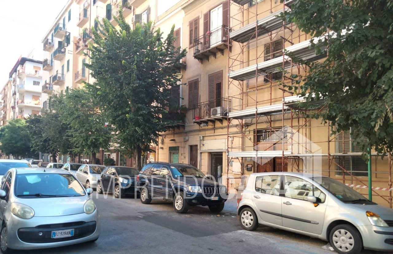 Negozio in affitto a Palermo