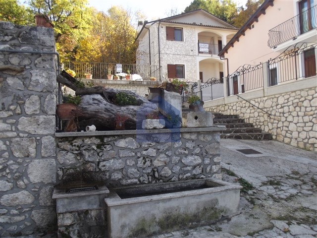 Villa bifamiliare in vendita a Sant'Eufemia A Maiella