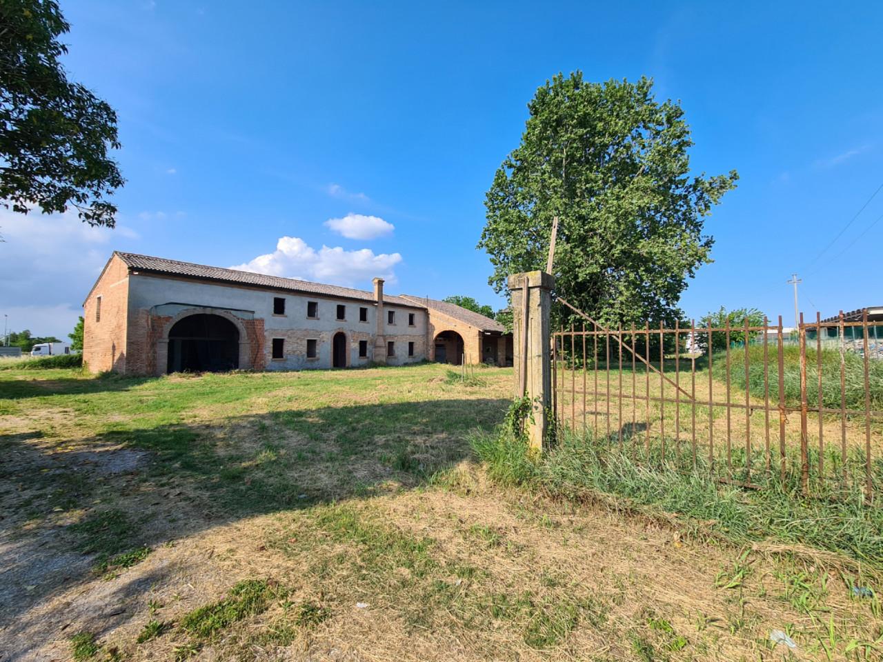 Casale in vendita a Borgo Veneto