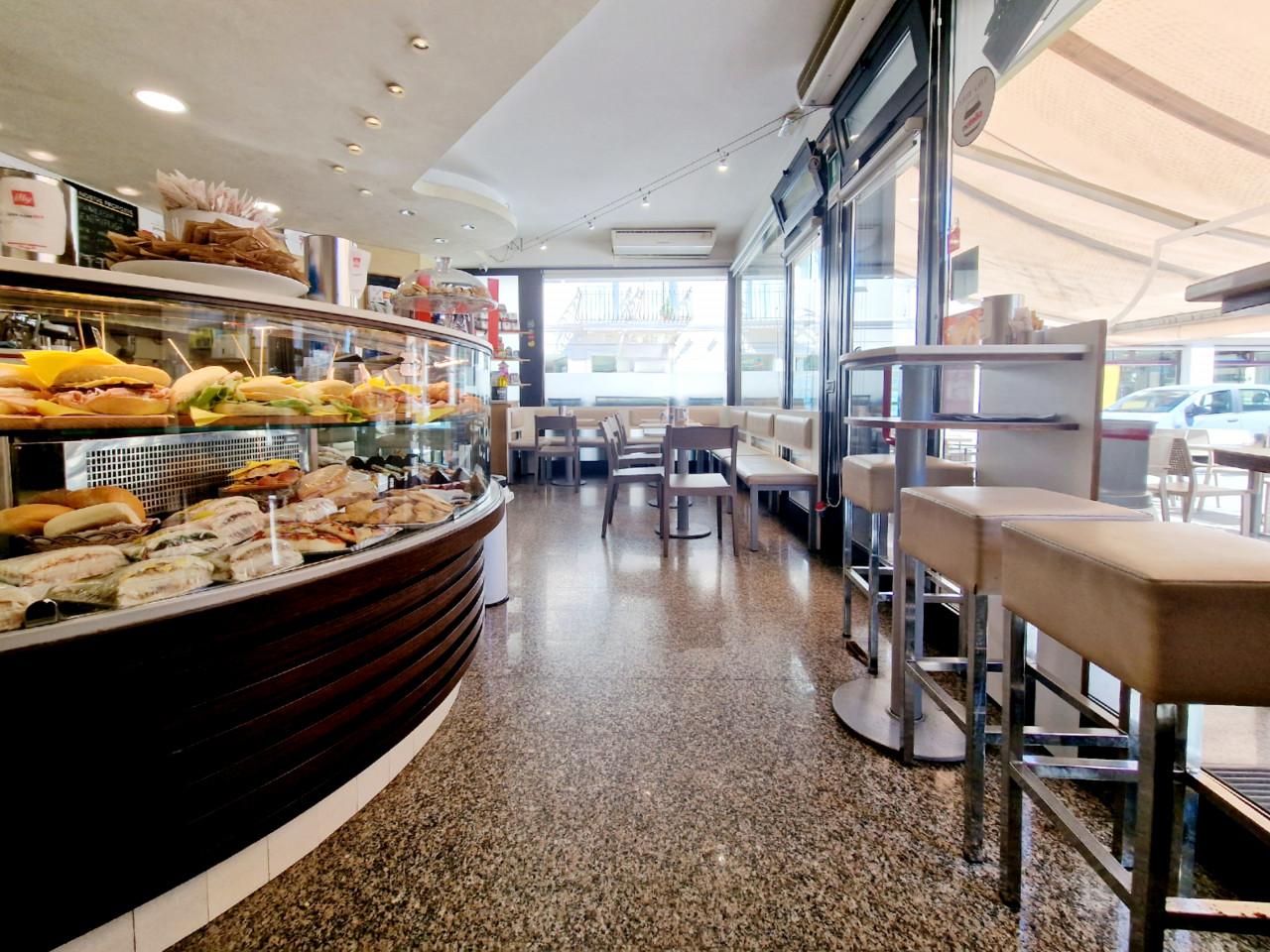 Esercizio commerciale in vendita a Solesino