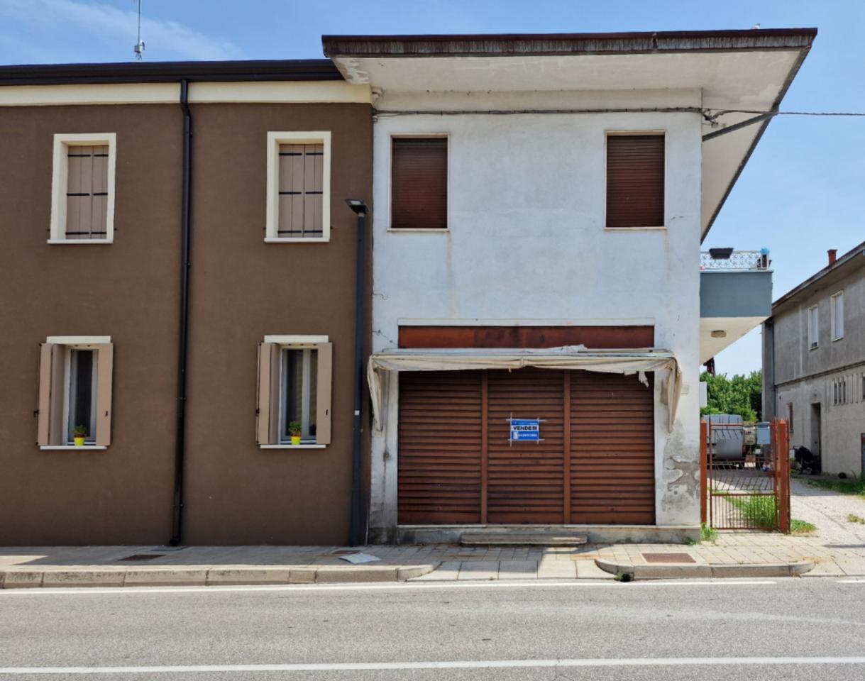 Negozio in vendita a Carceri