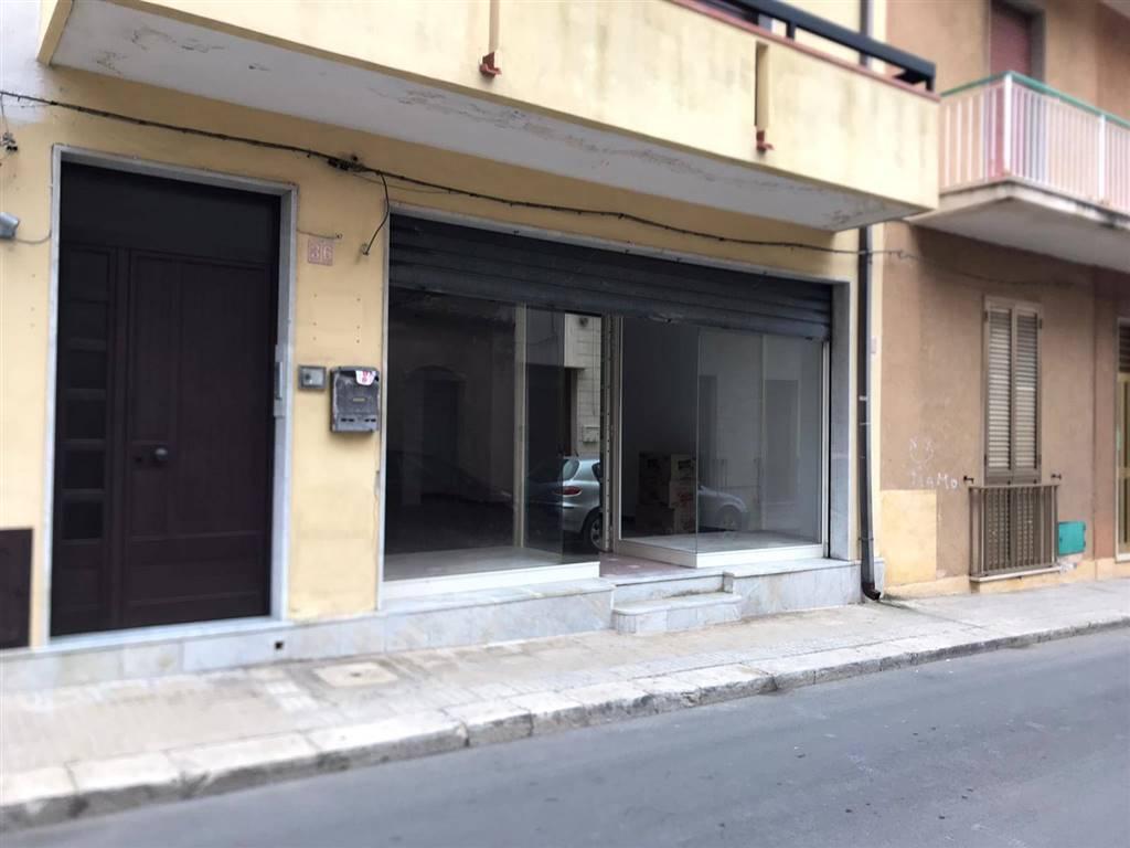 Esercizio commerciale in affitto a Pachino