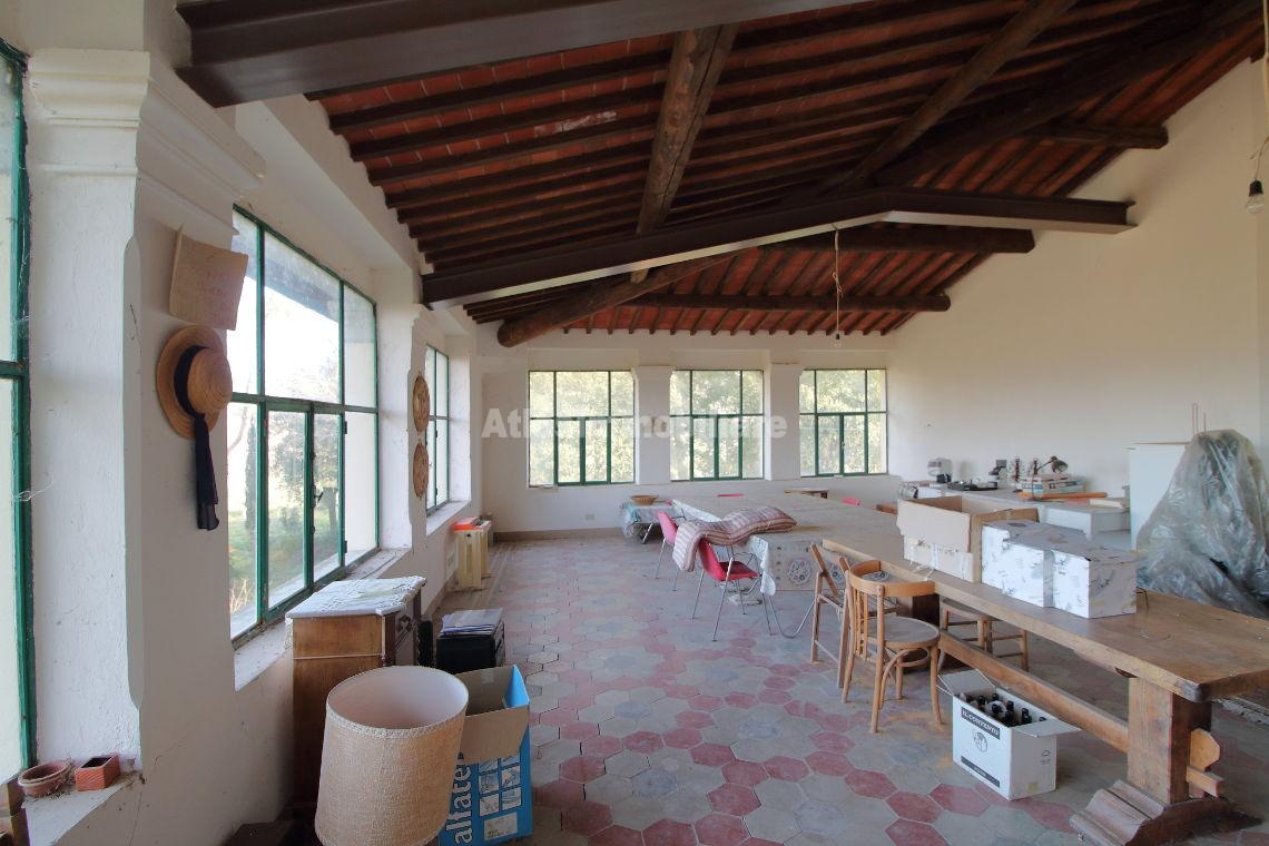 Villa plurifamiliare in vendita a Arezzo