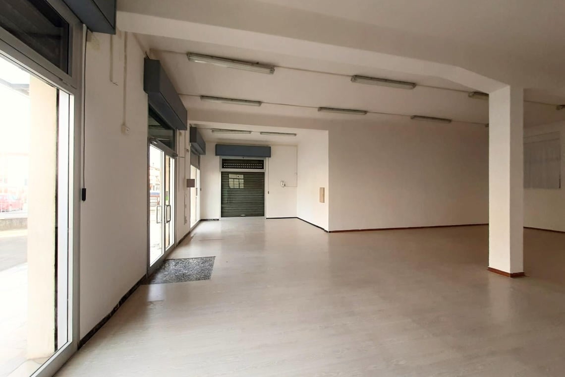 Negozio in affitto a Arezzo